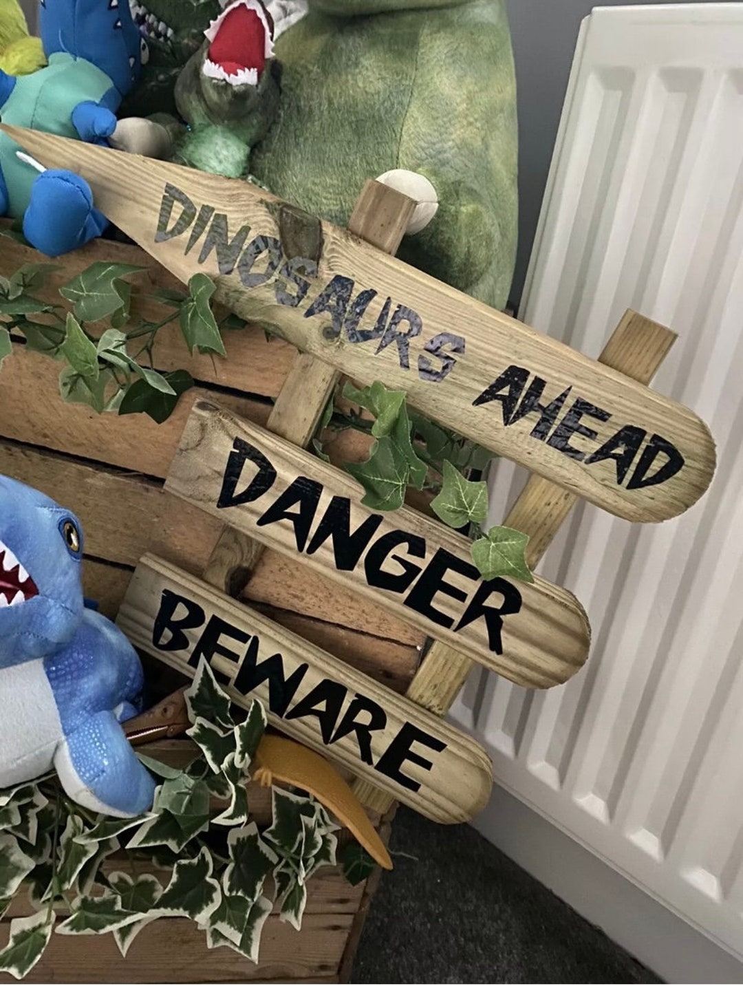 Wooden Dinosaur Sign Bedroom Decoration Boys Dinosaur Bedroom Feature ...