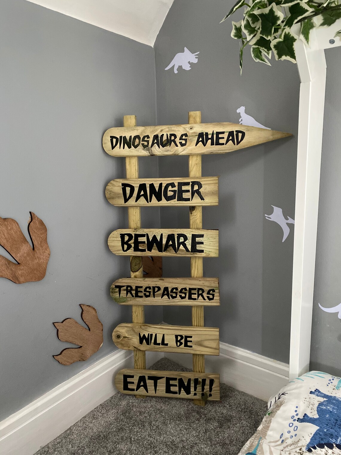 Home Made Wooden Dinosaur Sign Bedroom Decoration Boys Dinosaur Bedroom ...