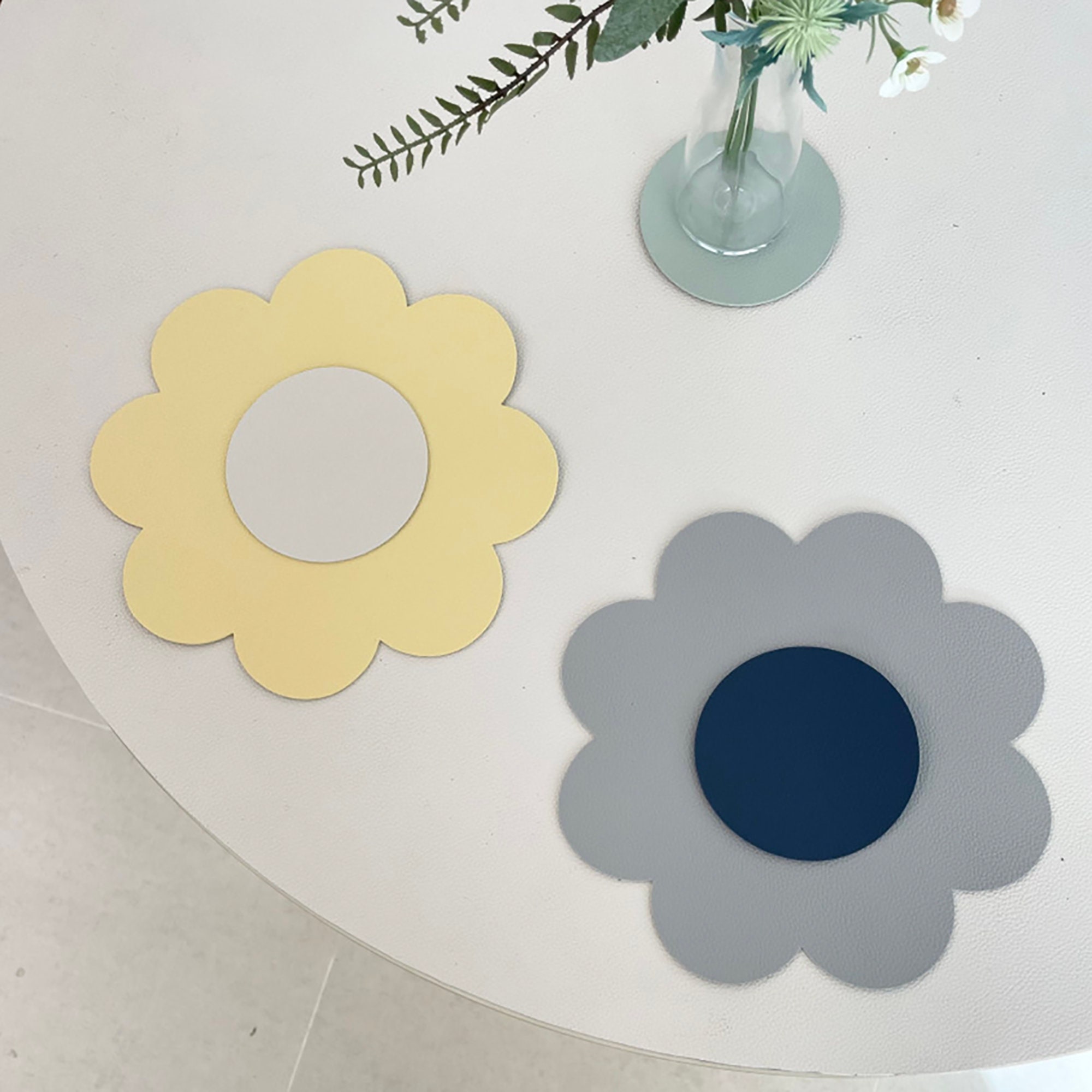 Flower Shape Multifunctional Mat / Circle Coaster IS NOT INCLUDED ...