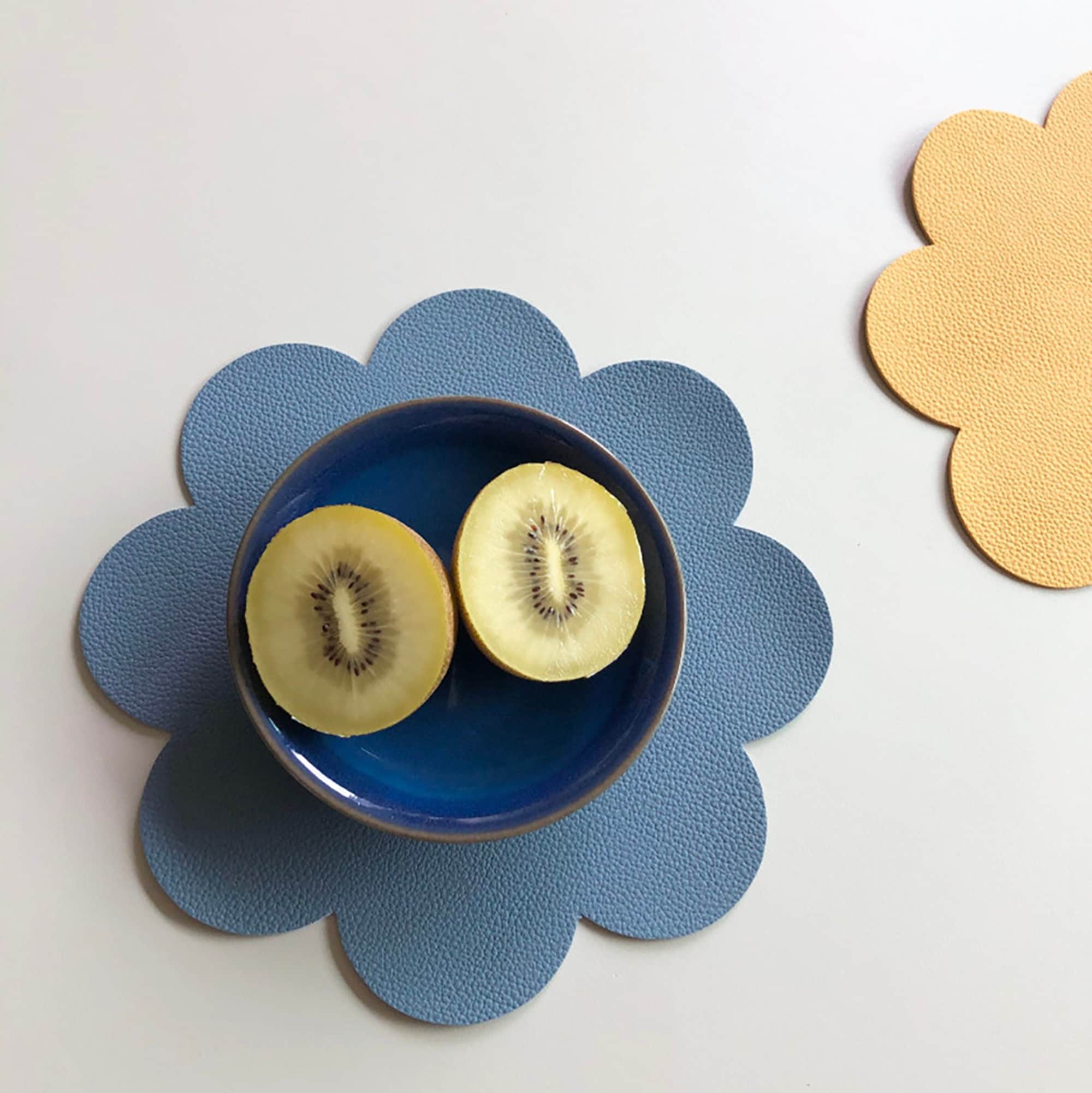 Flower Shape Multifunctional Mat / Circle Coaster IS NOT INCLUDED ...