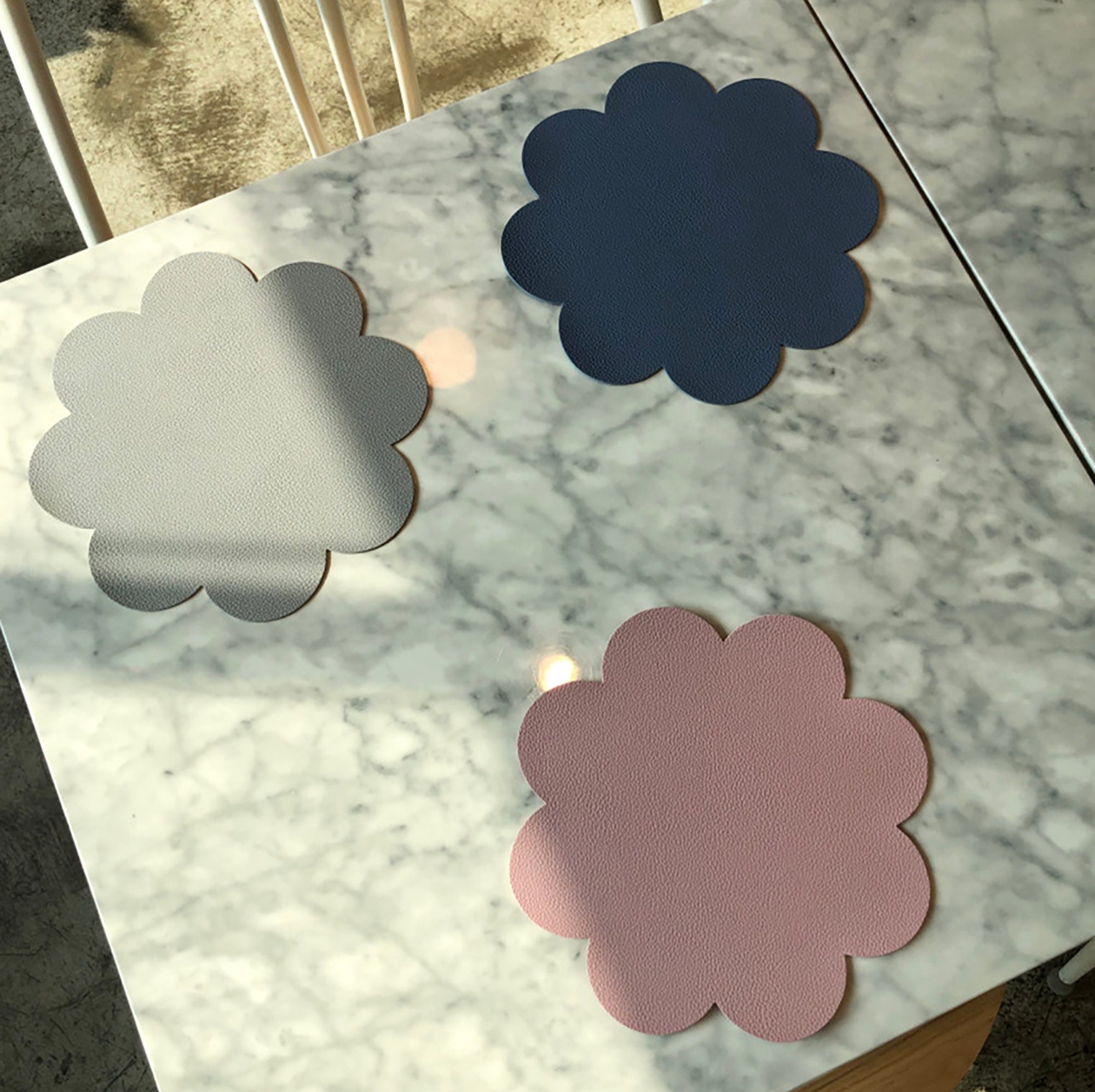Flower Shape Multifunctional Mat / Circle Coaster IS NOT INCLUDED ...