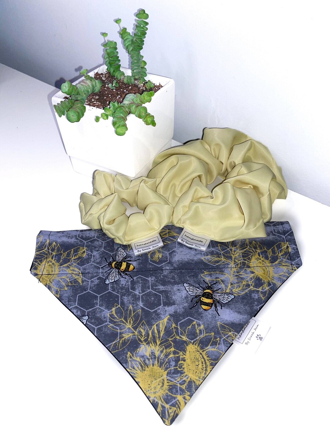 Buzzy Bee Collection Sunflower Bees Cotton Over the Collar/slip on Dog ...