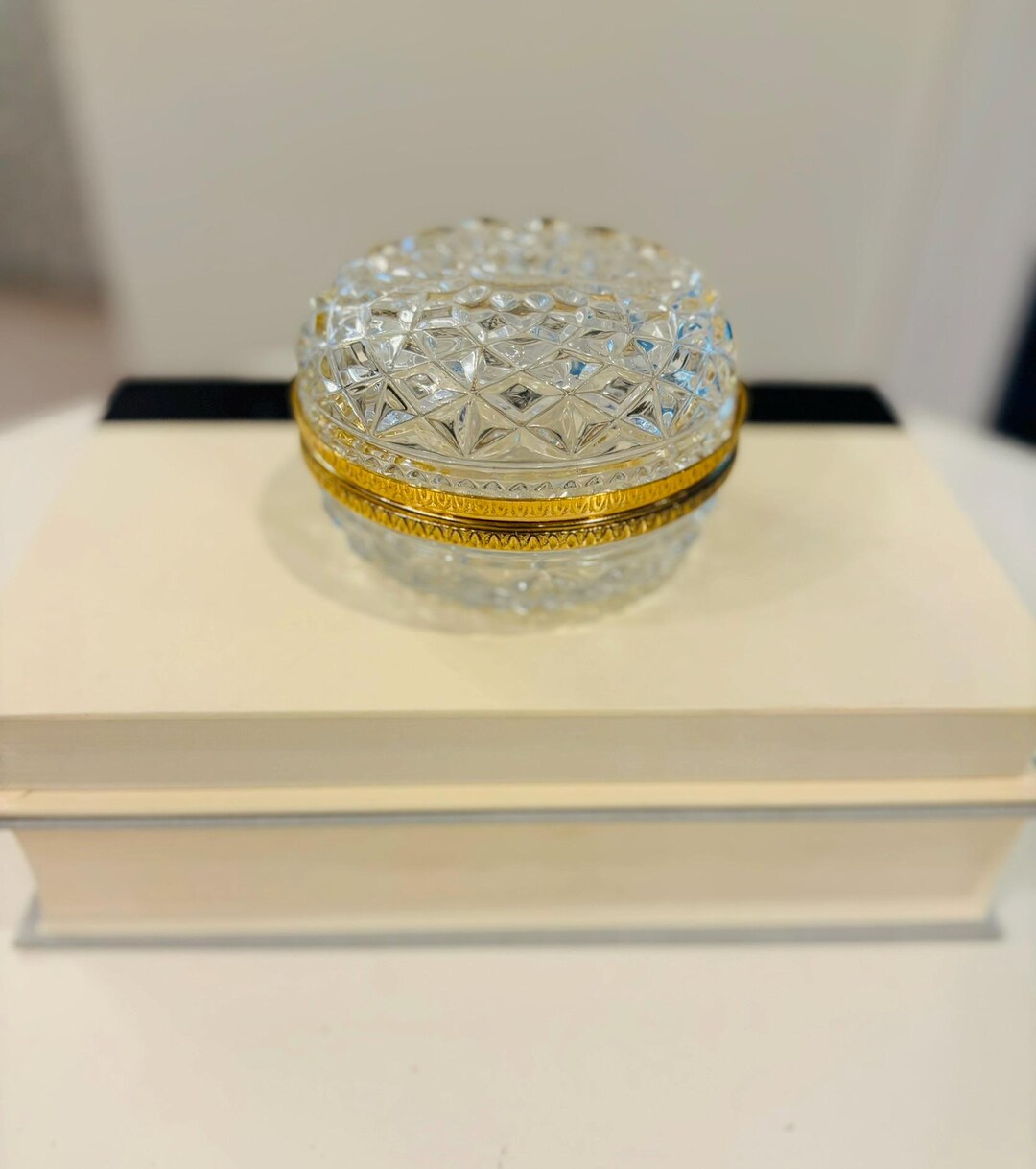 Hinged Round Crystal Glass Trinket Box| Antique Glass Casket | Jewelry ...