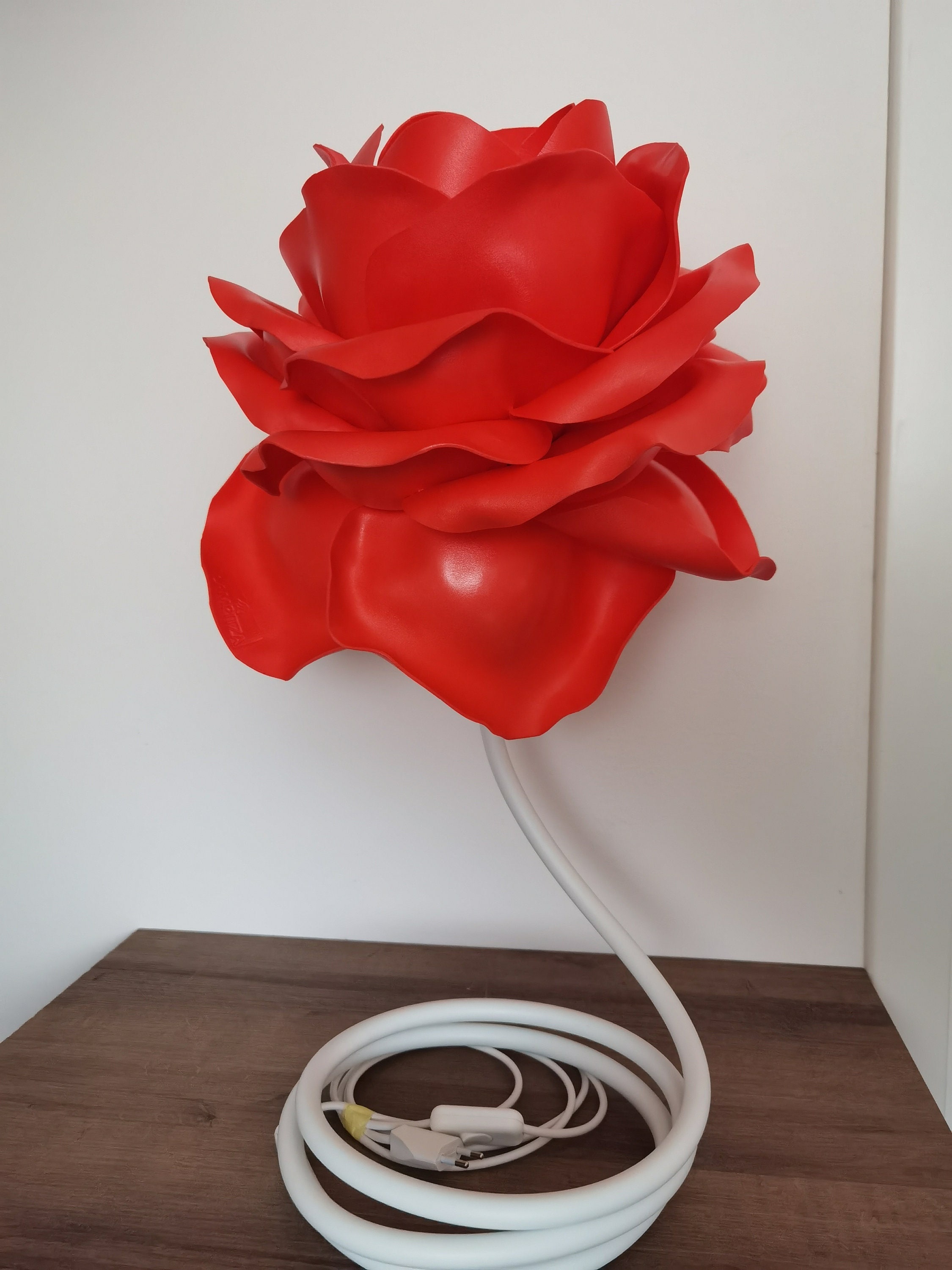 Red Rose Table Lamp for Romantic Evenings, Adjustable Desk Lamp, Side ...
