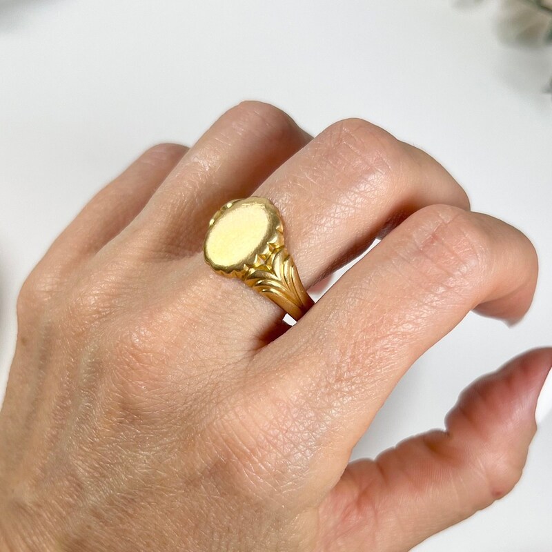 Antique Gold Signet Ring - Etsy