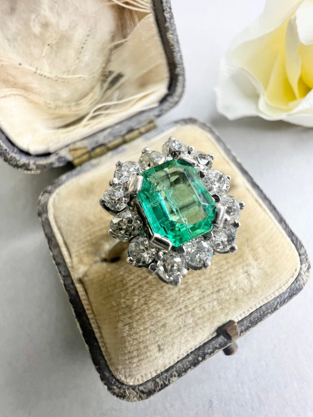 Preloved Vintage 18ct White Gold, Emerald & Diamond Cluster Ring - Etsy