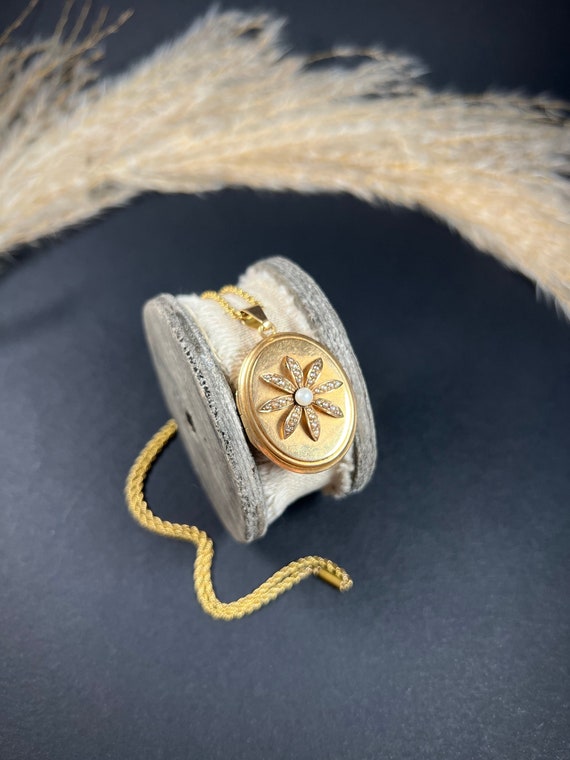 18ct rose gold locket store