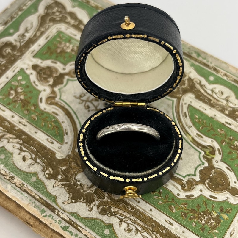 40s Vintage Wedding Band - Etsy UK