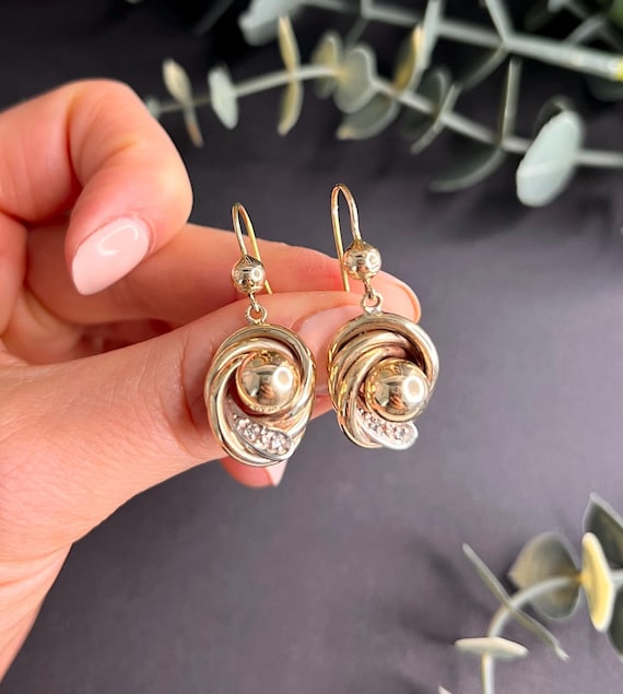 Dangle earrings etsy store