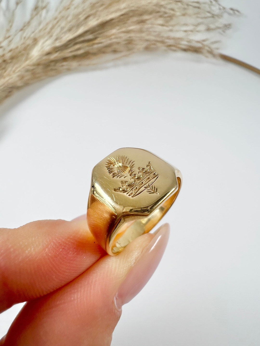 Antique 18ct Yellow Gold, Crown Feather Family Crest Intaglio Signet ...