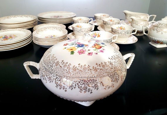 Vintage Royal China Dinnerware Set | Etsy