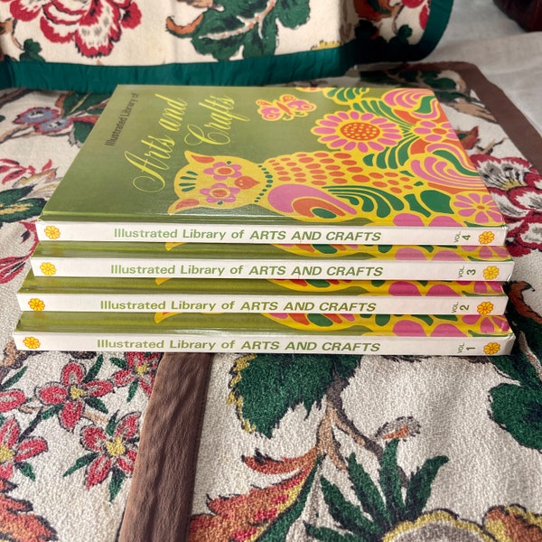 Illustrated Library - Etsy