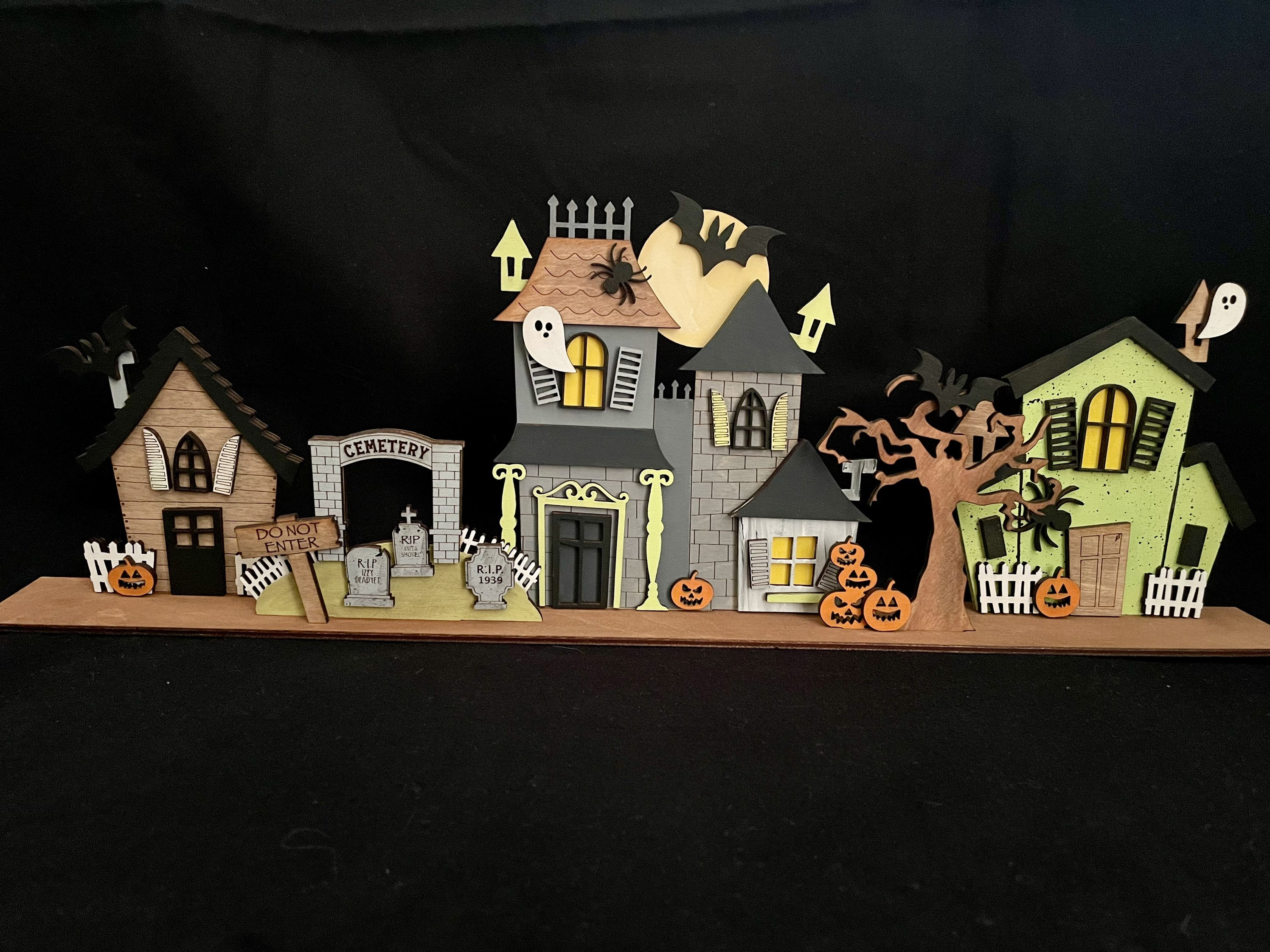 Wood hand painted haunted house, Halloween haunted house, Halloween ...