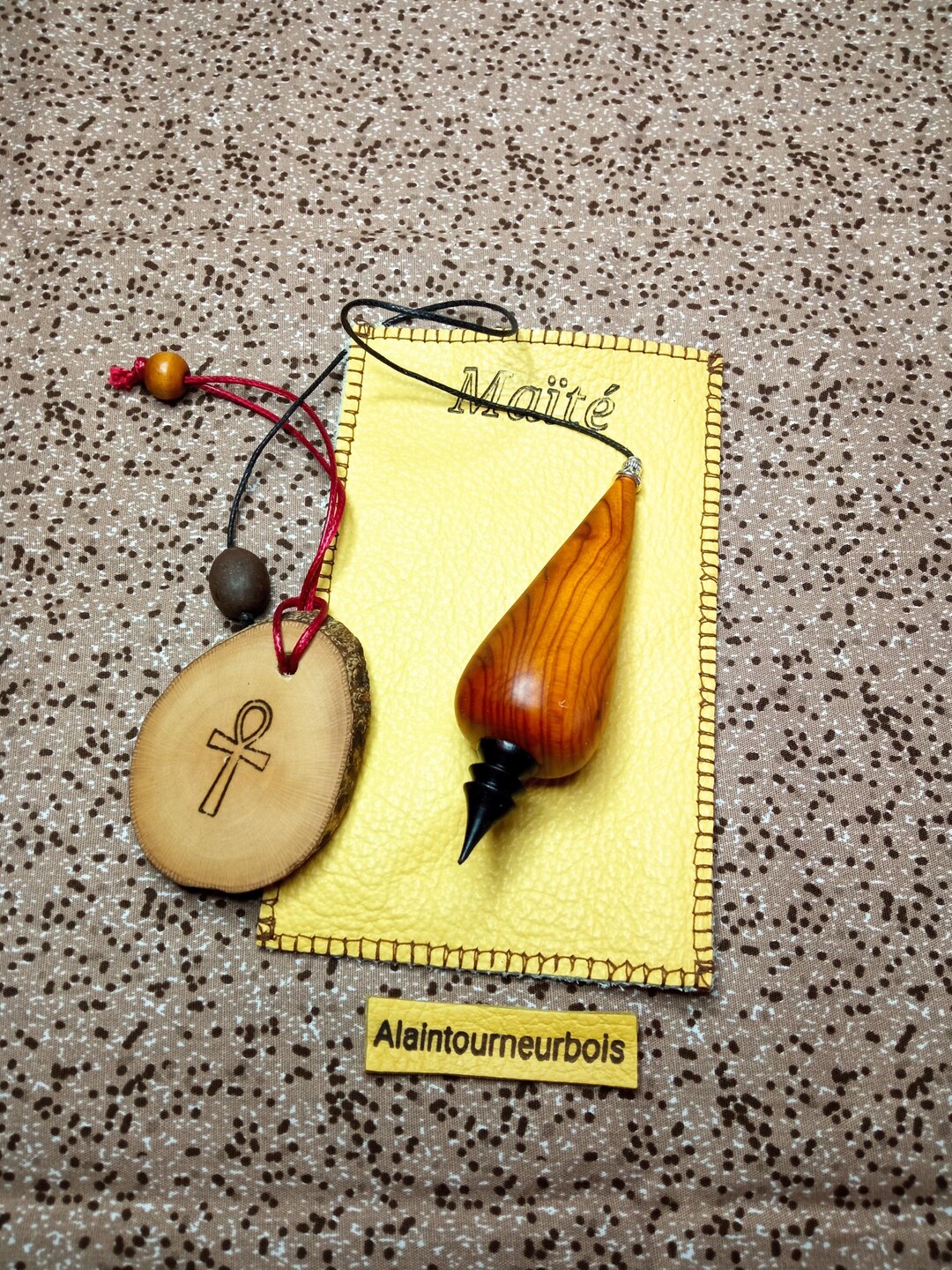 29 G. Ebony and Yew. Rare Pendulum for Dowsing, Spring, Divination ...