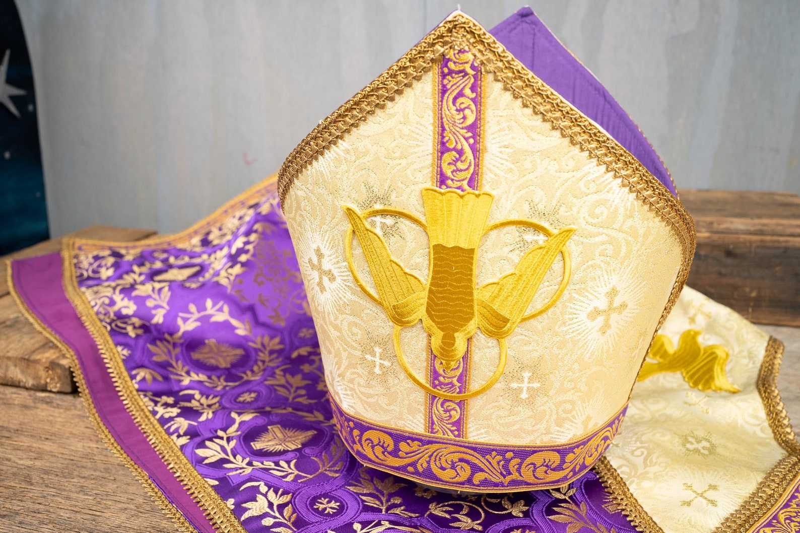 Prancing Pope - Religious Costume With Pontiff Hat and Vestment for ...