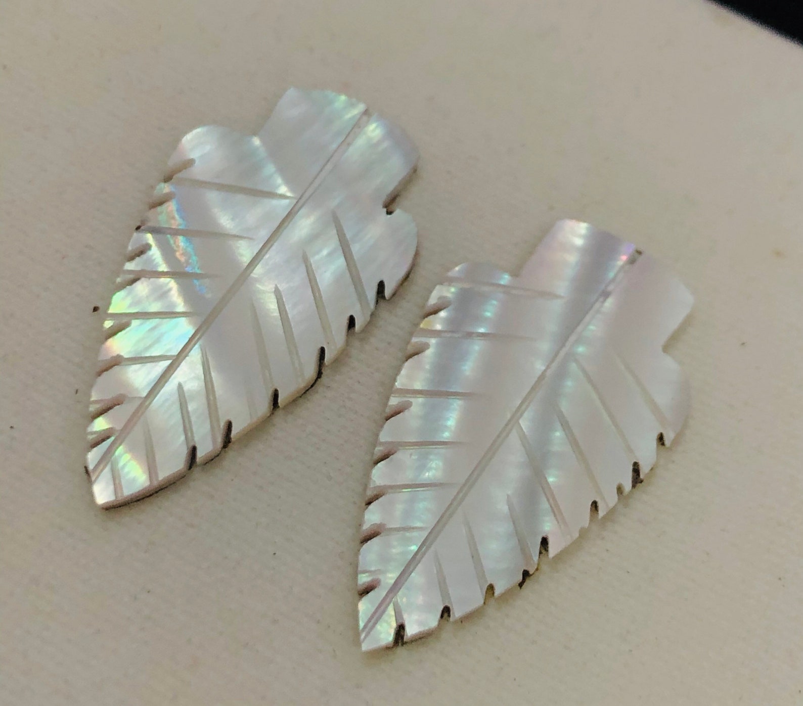 Amazing Natural Handcrafted Leaf Shell Pearl Rainbow Color Carving Size ...