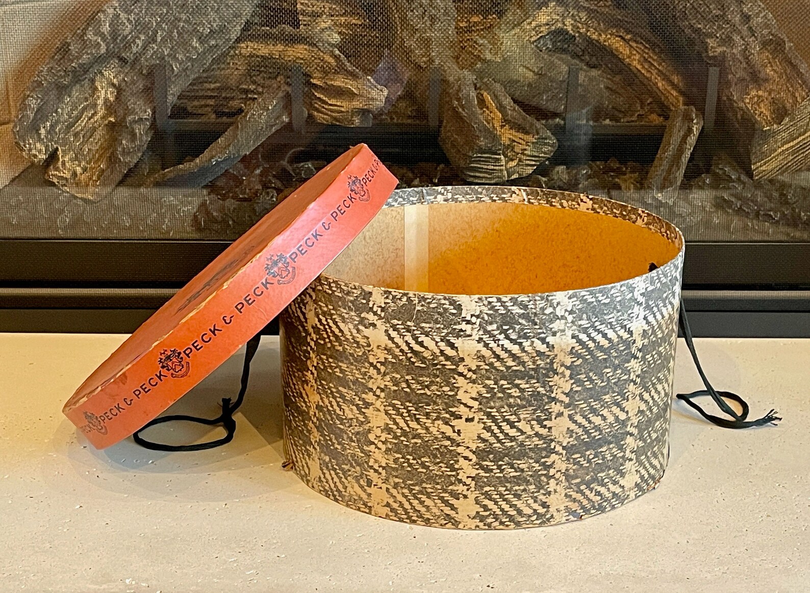 1950s Vintage Hat Box Peck & Peck / 12 Inch Diameter / - Etsy