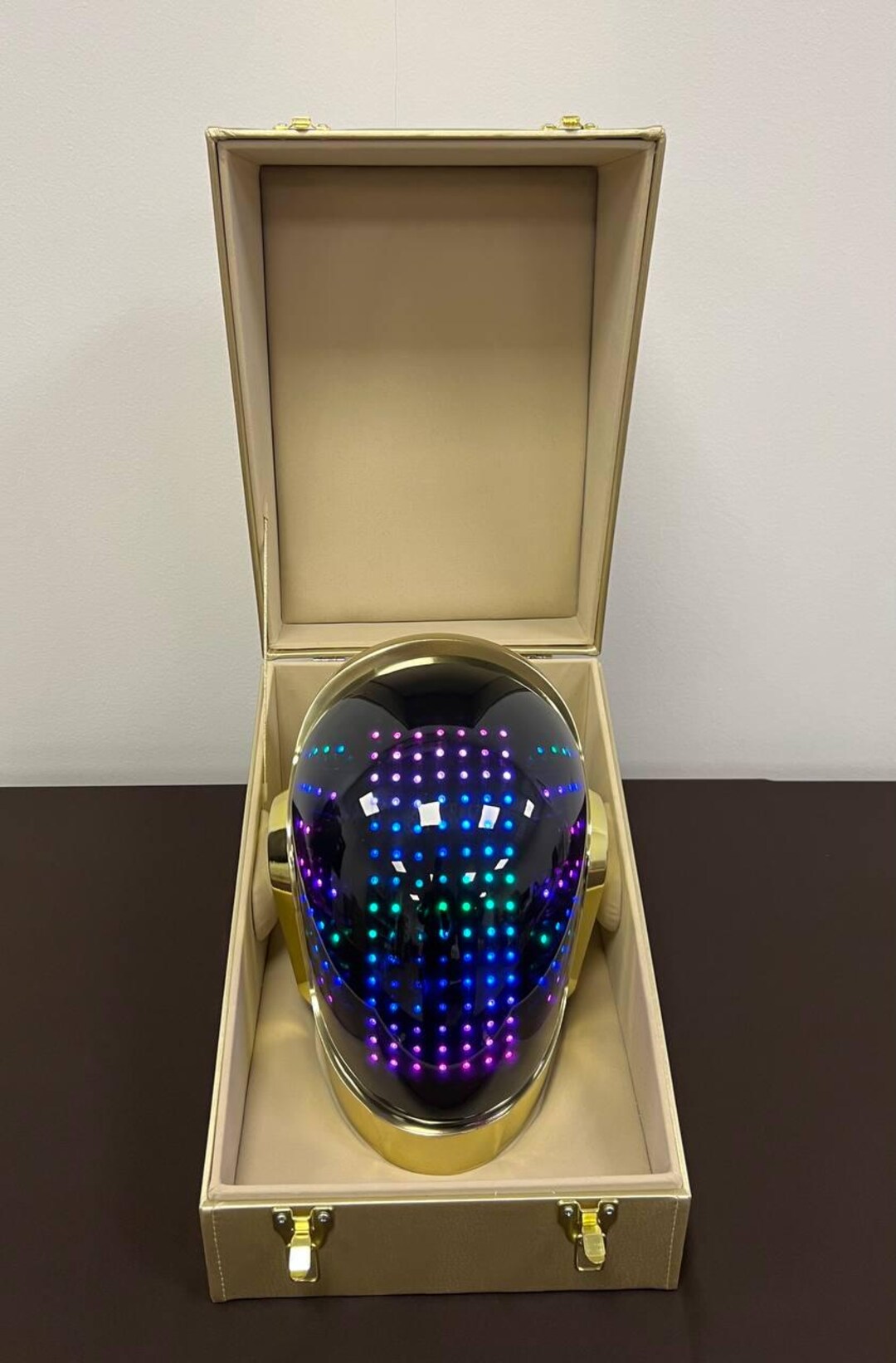 Daft punk Guy Manuel, кейс для хранения шлема Daft Punk, Daft Punk Box ...