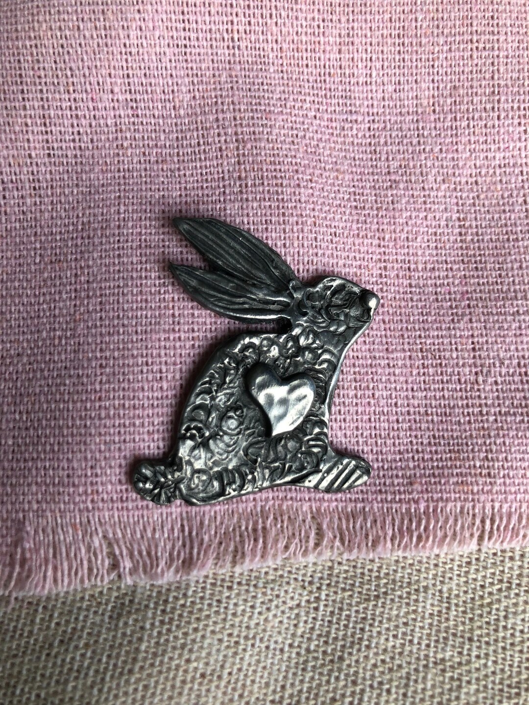 Rabbit - Vintage - Pewter Rabbit With Heart - Etsy