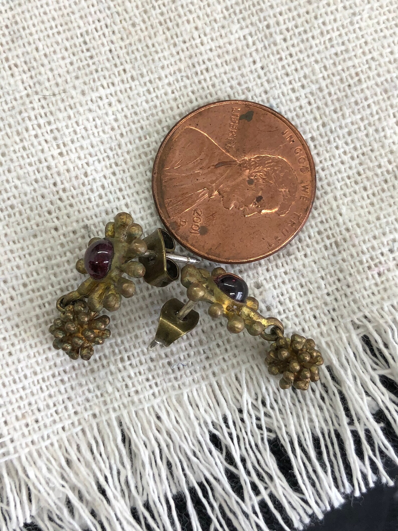 VINTAGE - Dull Brass Color Metal Flower With Purple Quartz With Small ...