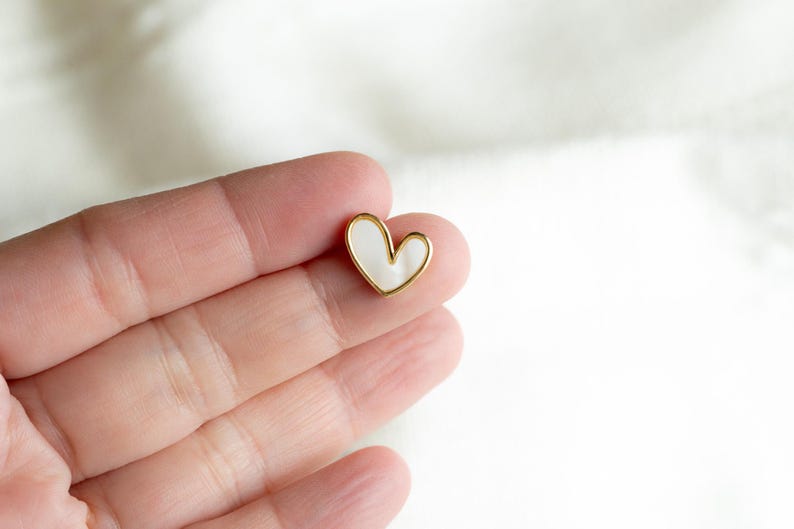 Natural Shell Heart Stud Earrings, Romantic Gift, 18K Gold Plated ...