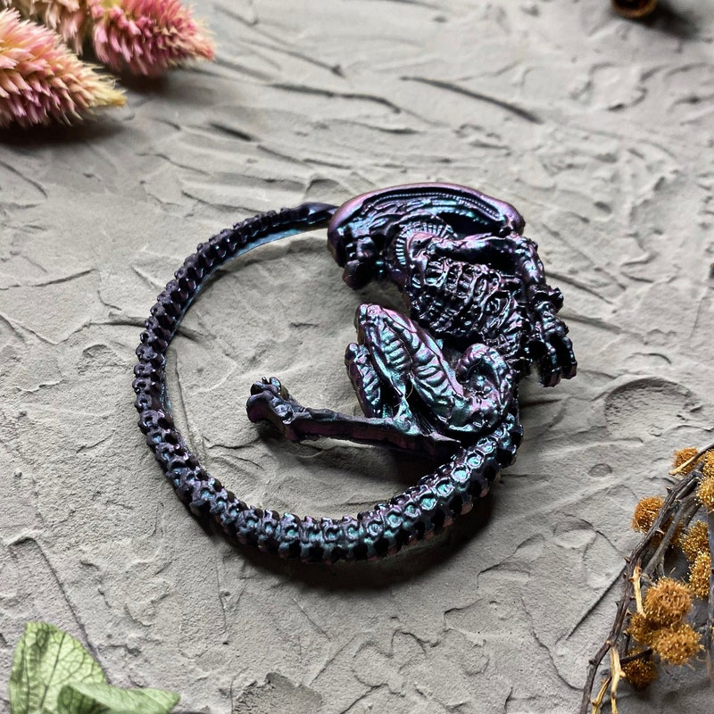 Alien Pin - Etsy