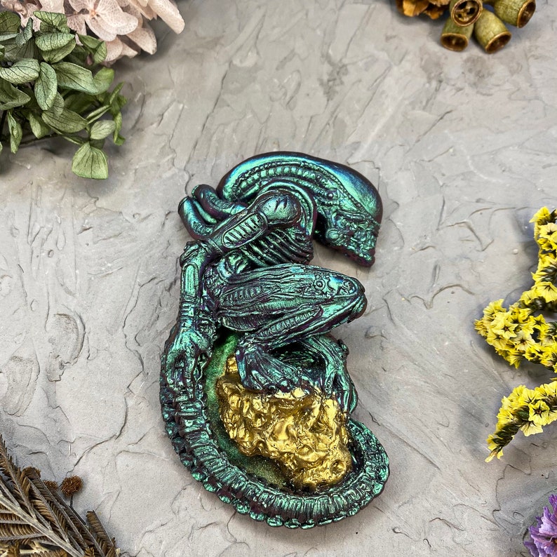 Xenomorph pin xenomorph brooch xenomorph patch alien | Etsy