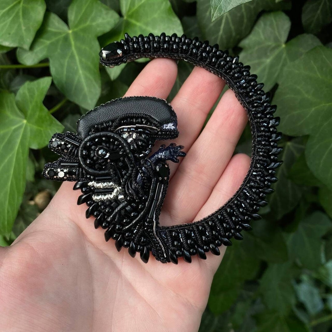 Xenomorph Brooch: Alien Inspired Pin - Etsy