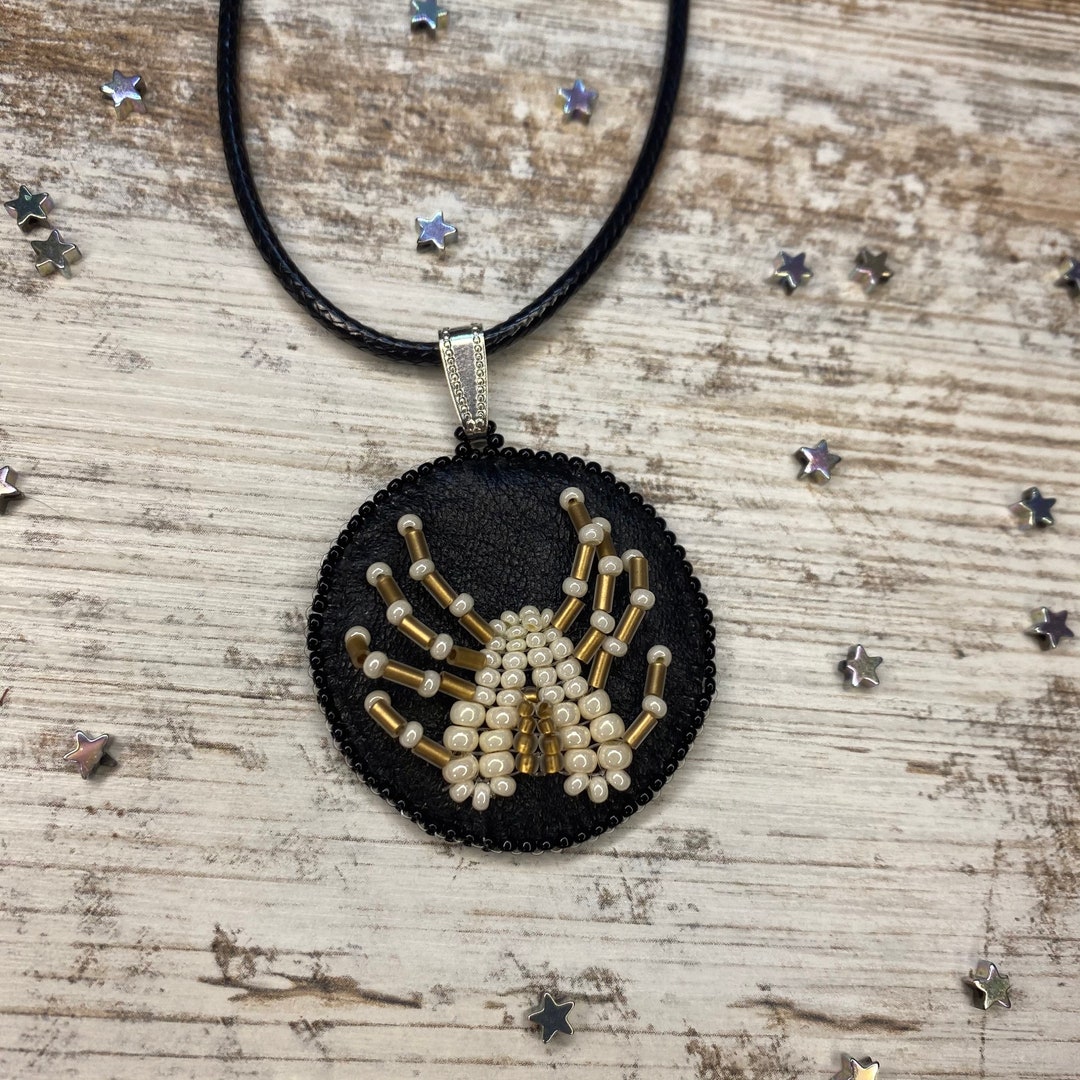 Face Hugger, Xenomorph Baby, Face Hugger Jewelery, Xenomorph Necklace ...