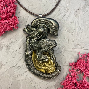 Xenomorph Necklace, Pendant Xenomorph, Xenomorph Alien - Etsy