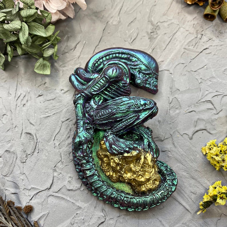 Xenomorph pin xenomorph brooch xenomorph patch alien | Etsy