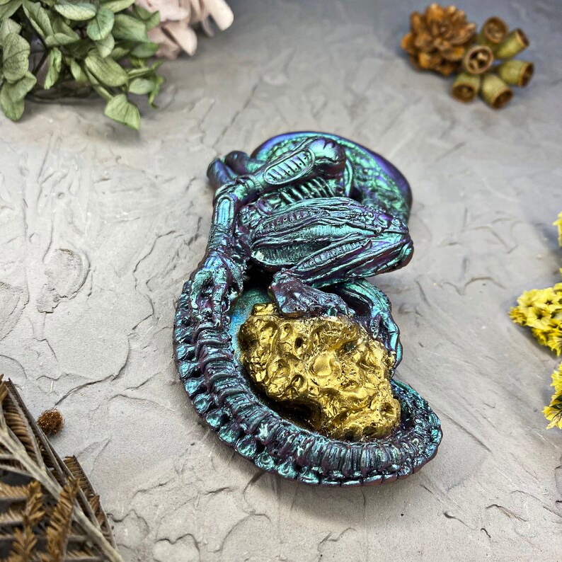 Xenomorph pin xenomorph brooch xenomorph patch alien | Etsy