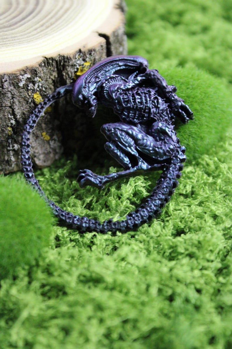 Xenomorph Brooch: Iridescent Alien Pin, Epoxy Resin - Etsy