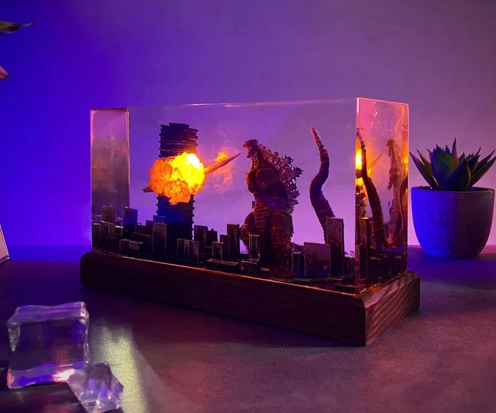 Gozi.lla Monster in the City Epoxy Lamp Atomic Breath Resin Lamp Gaint ...