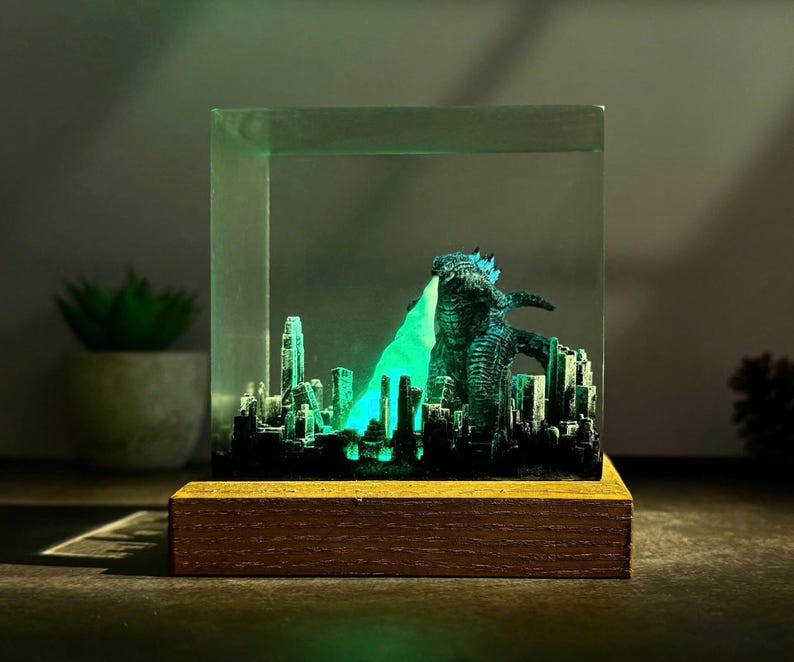 God.zilla Epoxy Resin Lamp, Monster Resin Lamp , Custom Night Light ...