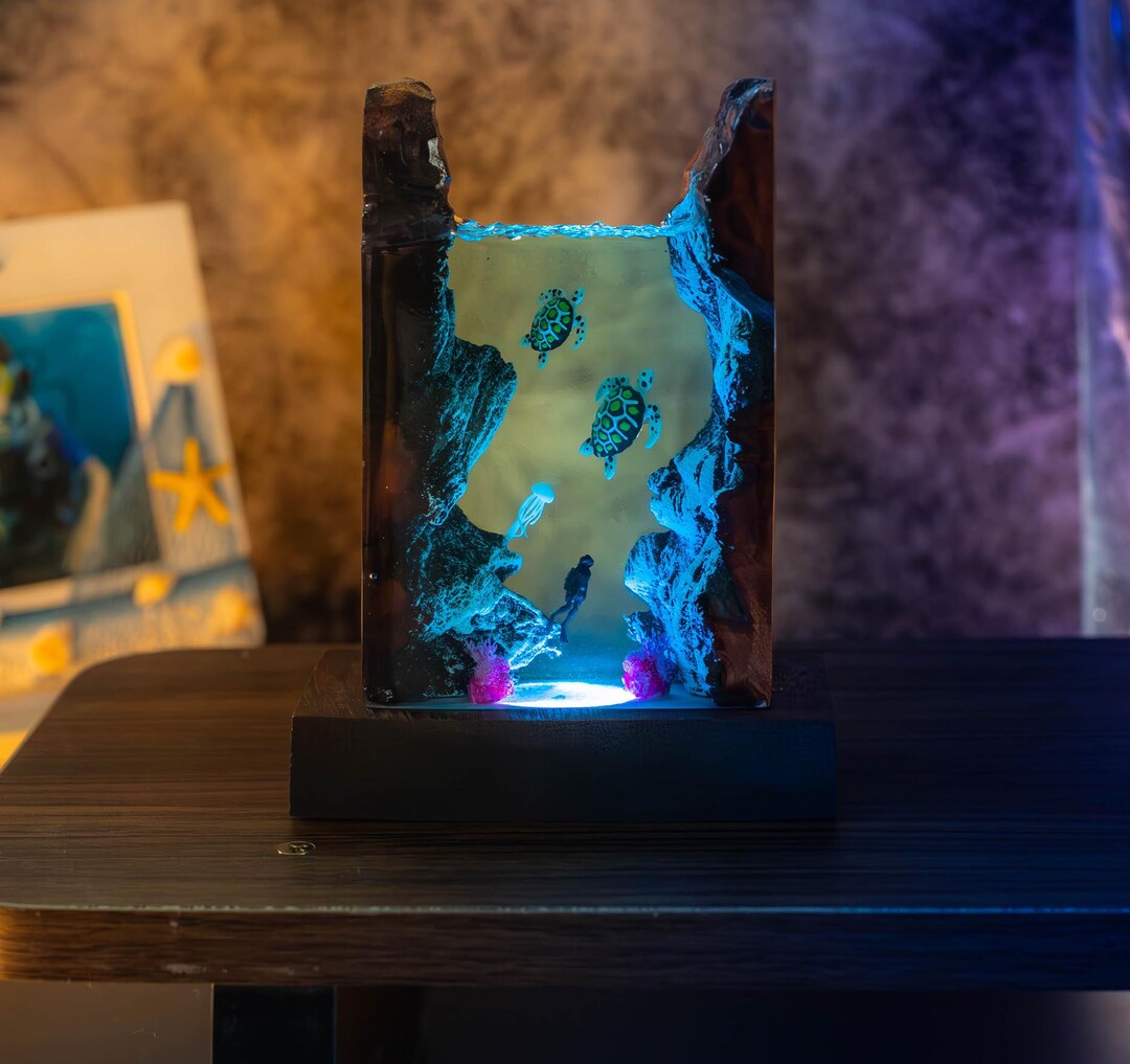 Sea Turtle and Divers Epoxy Resin Lamp, Resin Wood Lamp, Epoxy Resin ...