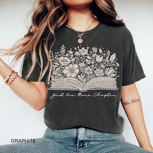Just One More Chapter T-shirt, Bookish Merch, Reading T-shirt ...