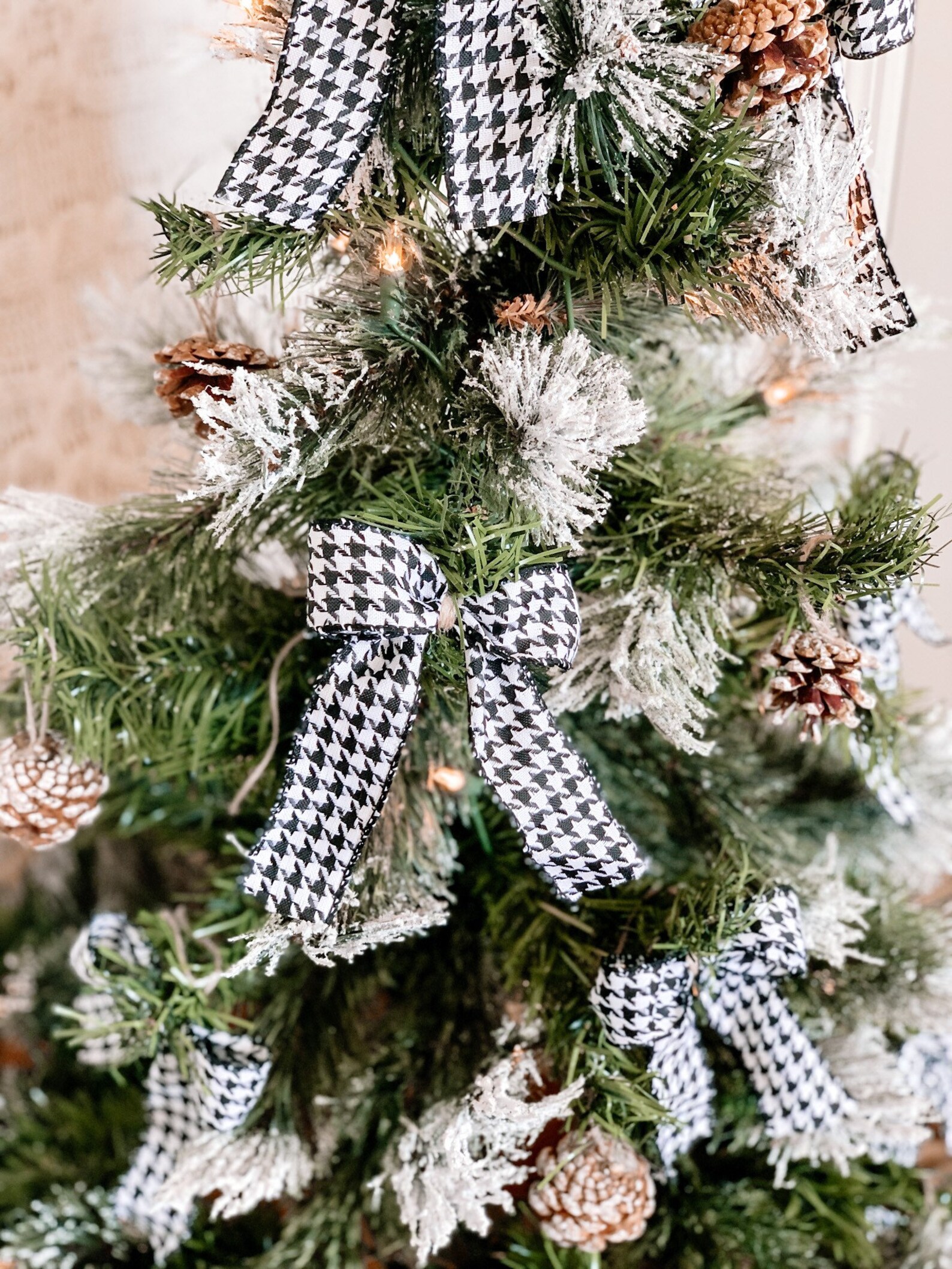 Houndstooth Christmas Tree Bows | Set of 8 | Handmade Christmas Decor ...