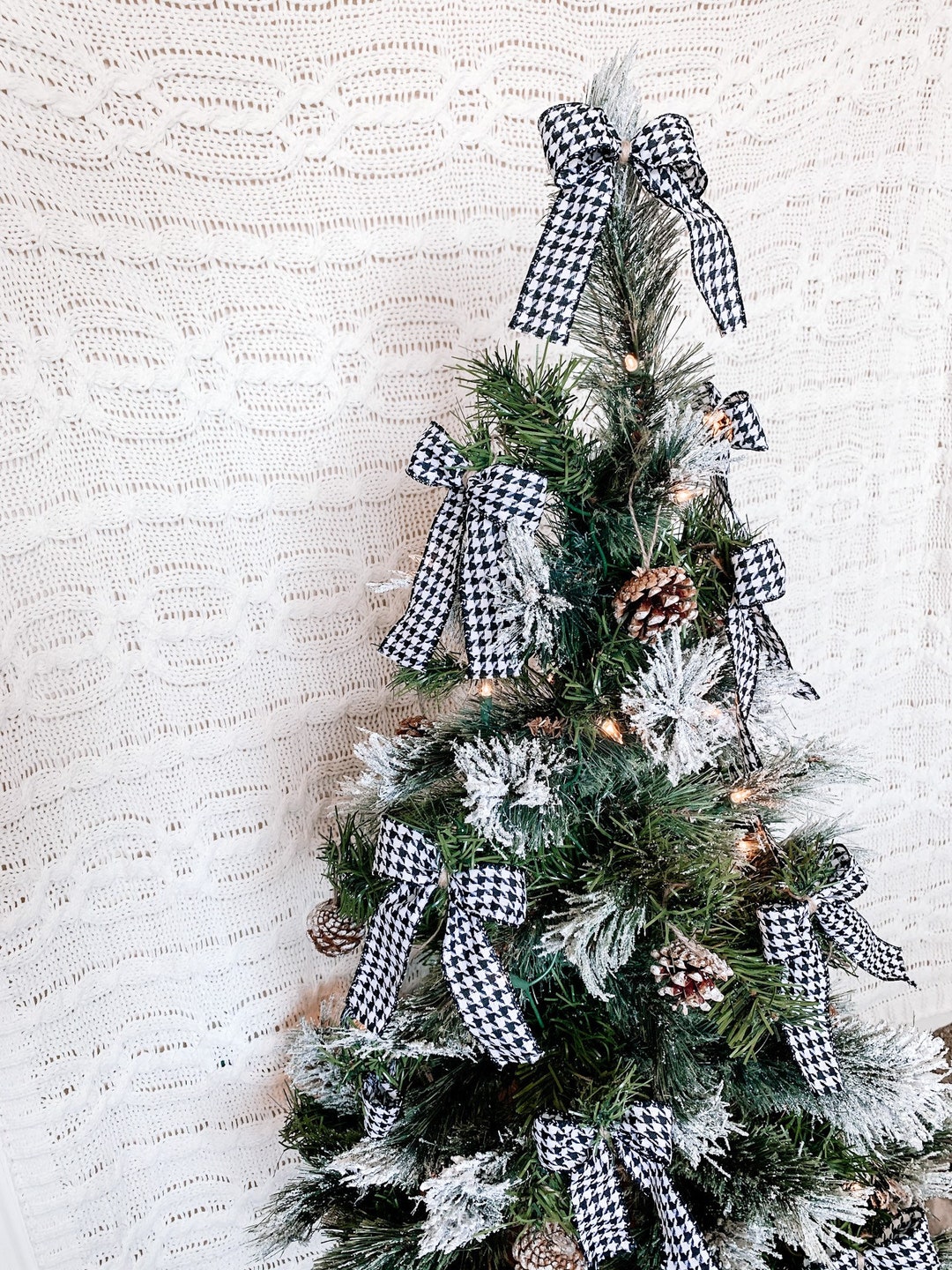 Houndstooth Christmas Tree Bows | Set of 8 | Handmade Christmas Decor ...