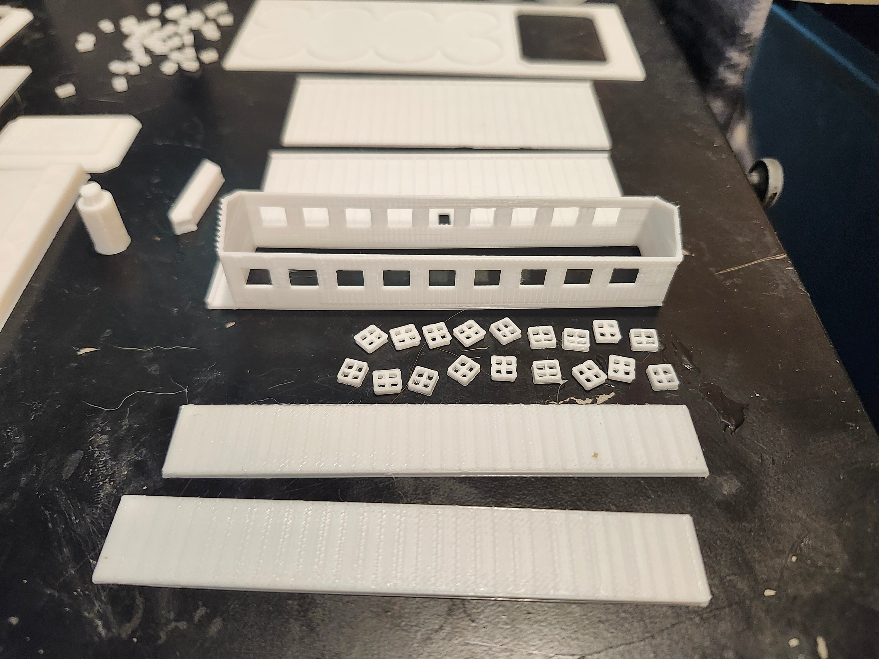 3D Printed HO Scale 8 Silo Concrete Grain Elevator With Single Track ...