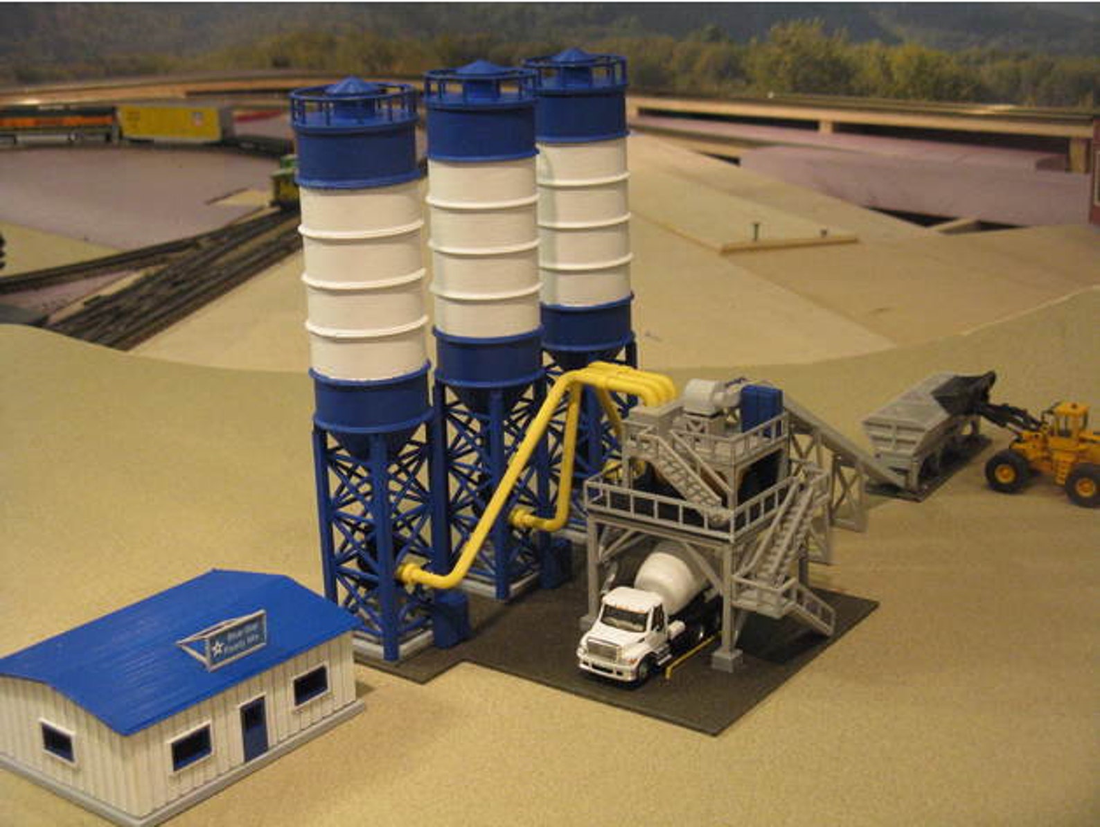 HO Scale 3D Printed Model Railroad Concrete Factory | Etsy