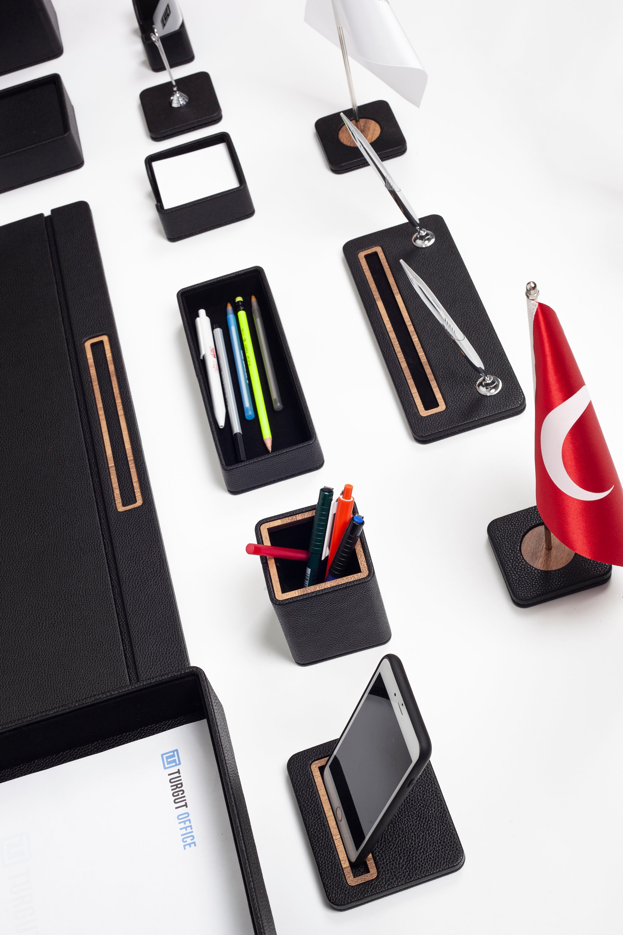 Pera Luxury Leather Desk Pad Set 15 Pcs Elegant Office Desk Accessories ...