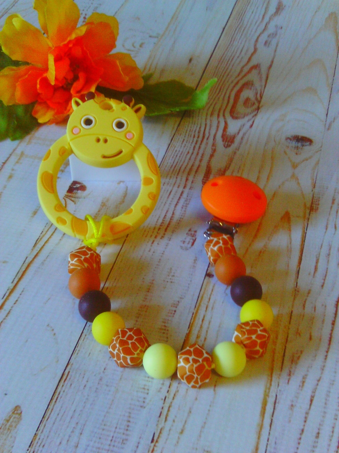 George the Giraffe Sensory Learning Set With Beaded Chain and Pacifier ...