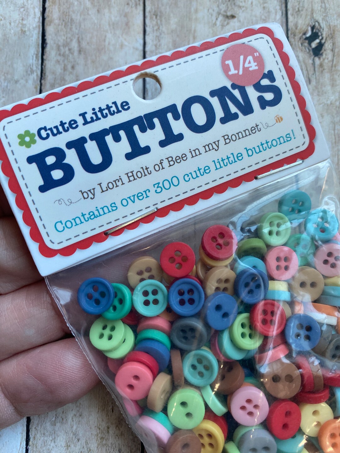 Lori Holt Cute Little Buttons, Bee in My Bonnet, 300 Tiny .25 Inch ...