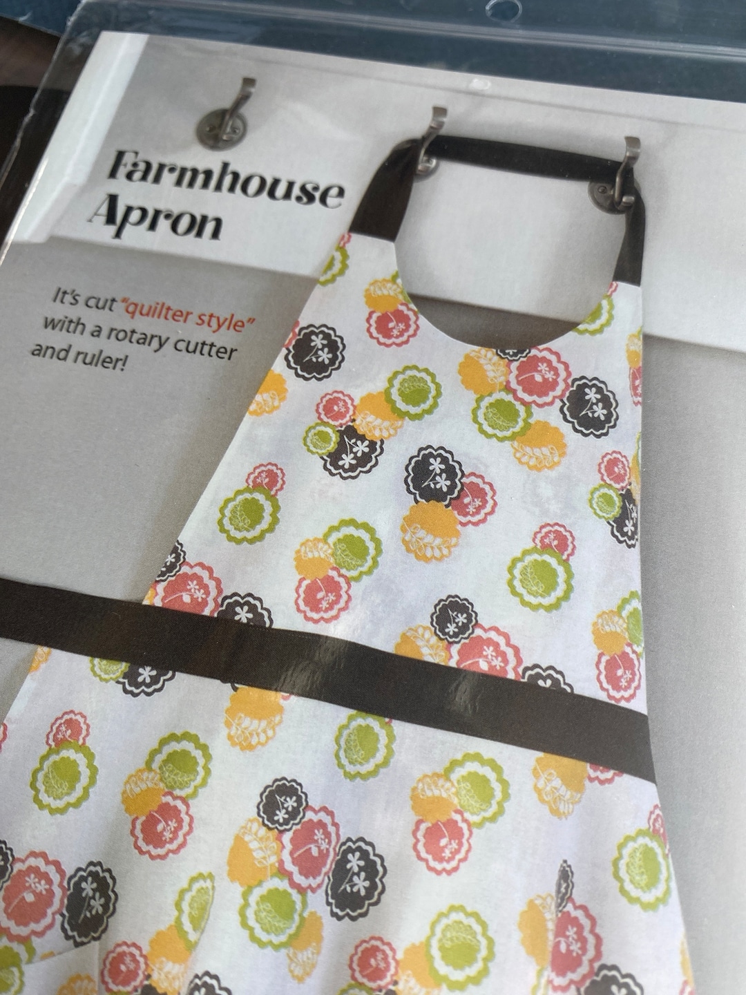 Cabbage Rose FARMHOUSE Apron, Cut With Rotary Cutter, Apron 204, One ...