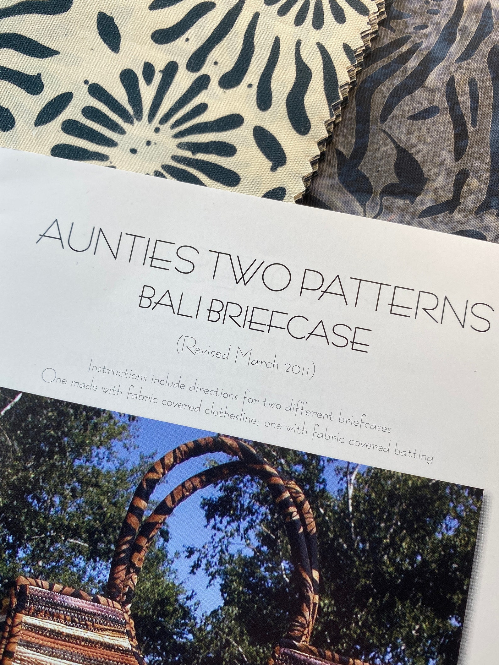 Aunties Two BALI BRIEFCASE Tote Bag Pattern Bag Patterns - Etsy