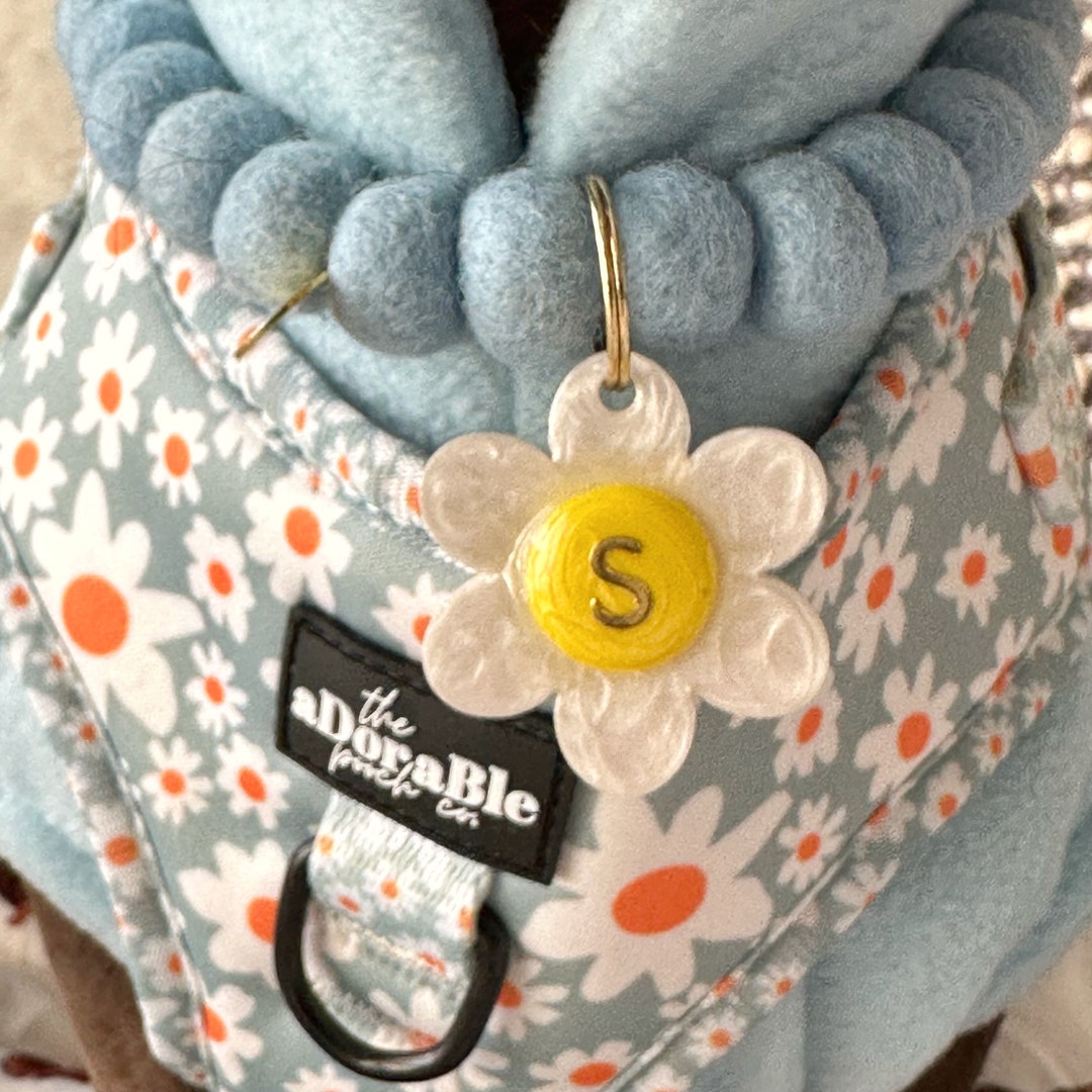 White Daisy, Daisies, Resin Dog Tag, Dog Tags, Dog ID, Pet ID, Pet Tags ...