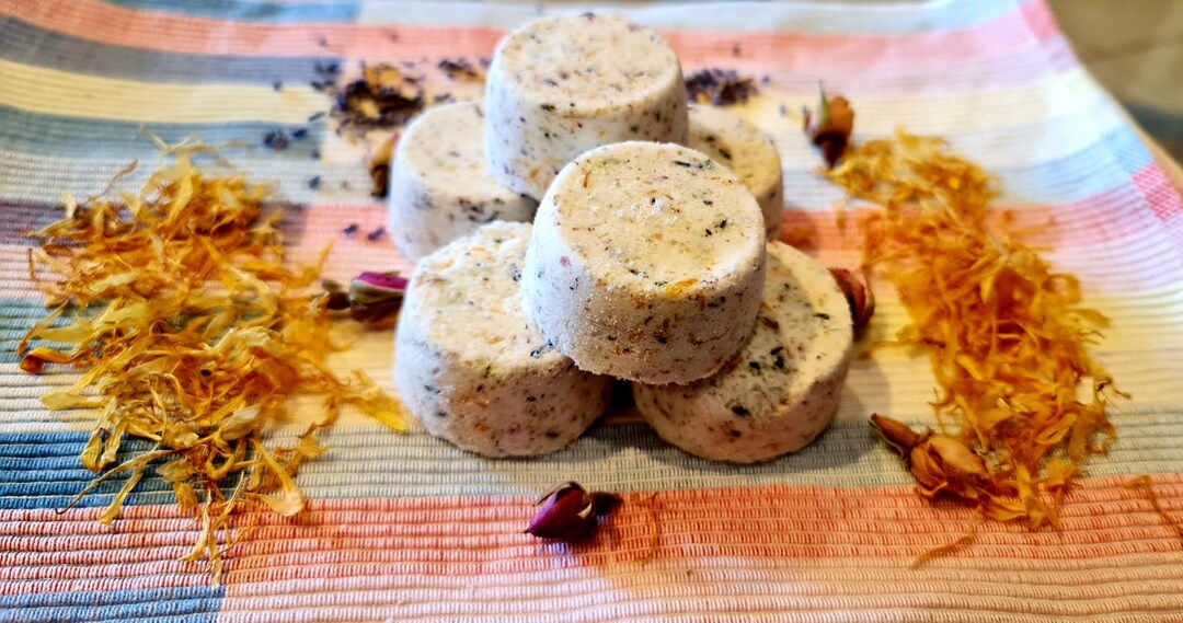 Luxurious Floral Foot Soak/pedi Bomb - Etsy