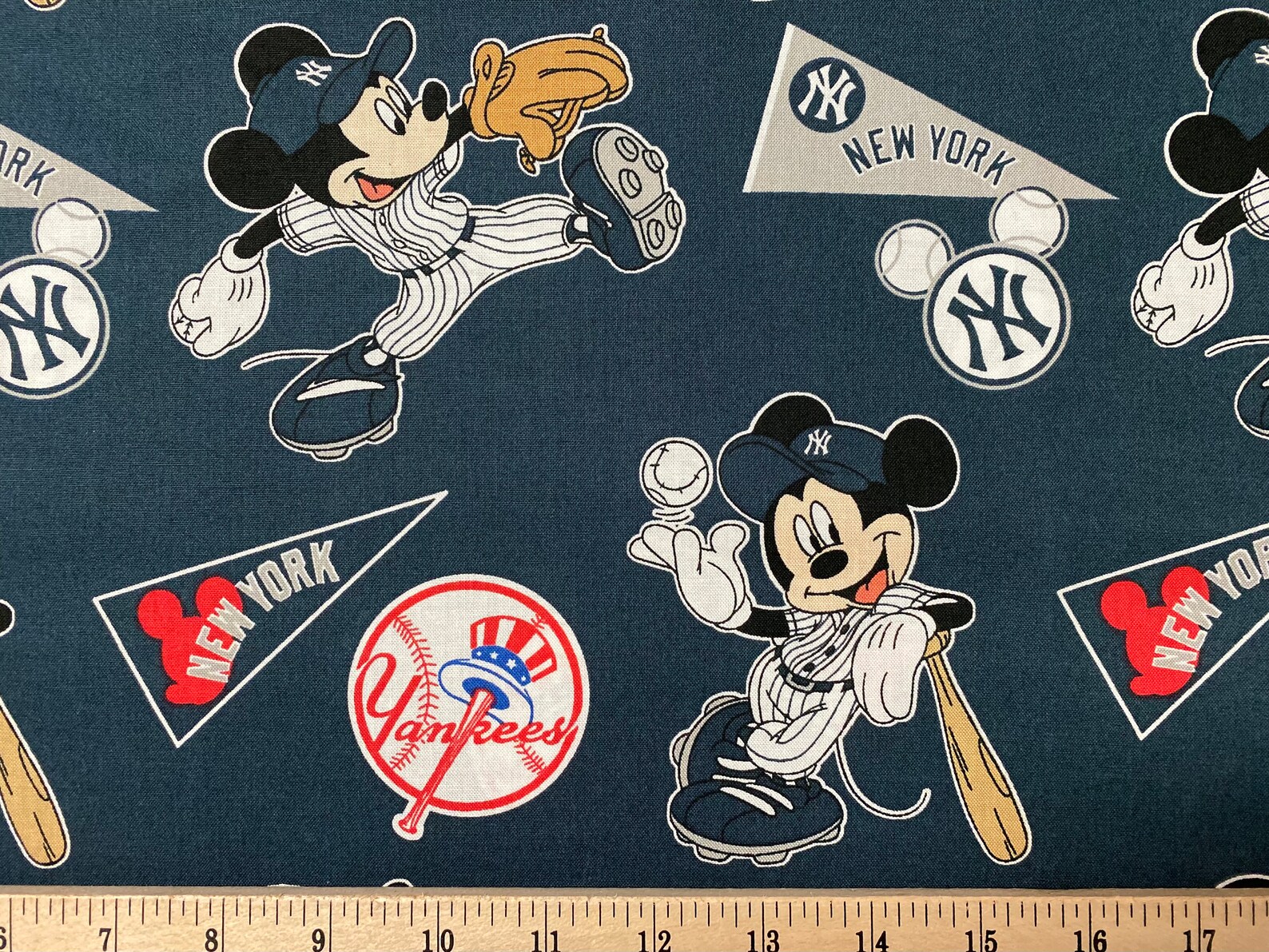 New York NY Yankees Baseball, RARE 2018 MLB Mickey Mouse Print, 100% ...