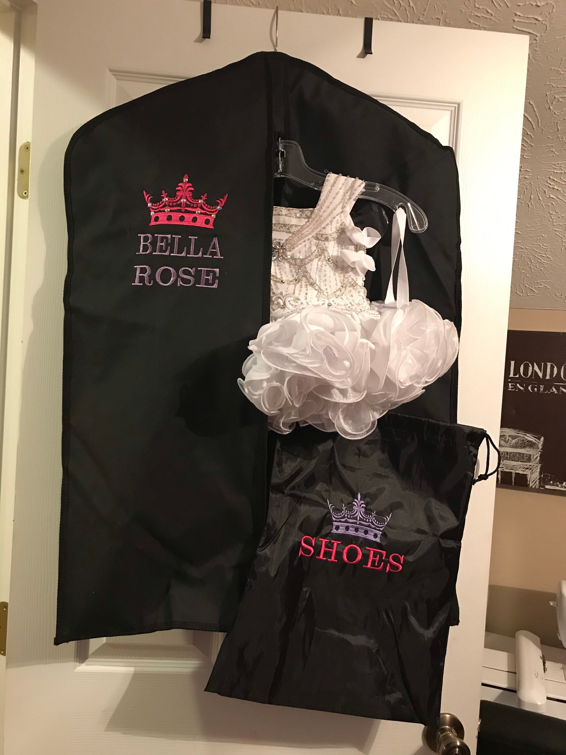 Personalized embroidered crown with name and rhinestones - Etsy Nederland